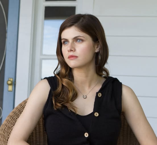 Alexandra Daddario Confronts Critics: ‘I’m Not a Bad Actress… I Got an ...